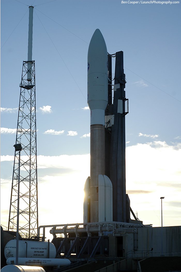 Atlas V launches New Horizons to Pluto photos
