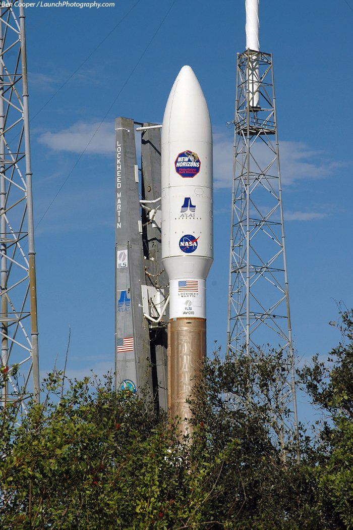 Atlas V launches New Horizons to Pluto photos