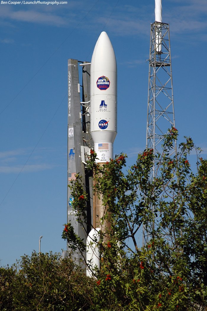 Atlas V launches New Horizons to Pluto photos
