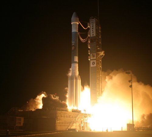 Delta II launches Phoenix Mars lander photos