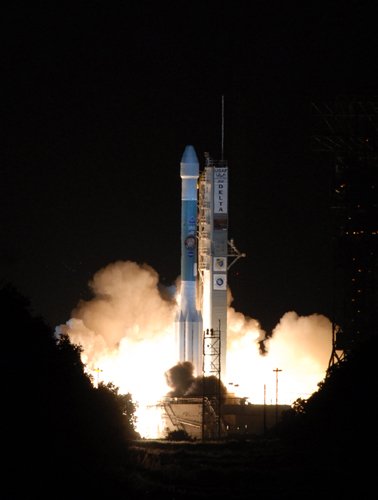 Delta II launches Phoenix Mars lander photos