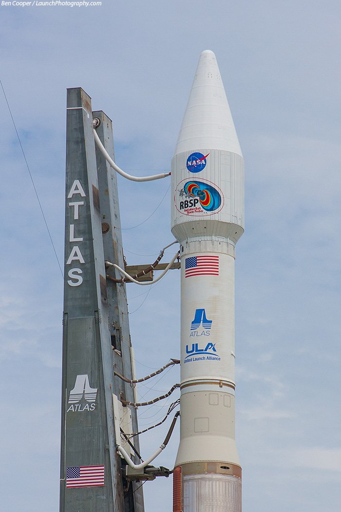 Atlas V launches RBSP photos