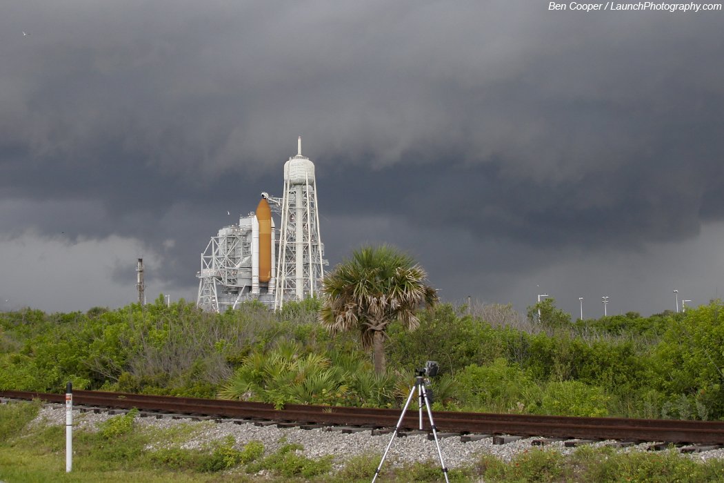 STS-115 Atlantis ISS solar array launch photos