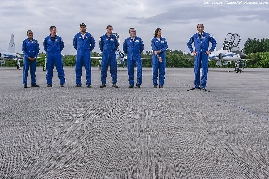 STS-116 Discovery ISS assembly launch photos