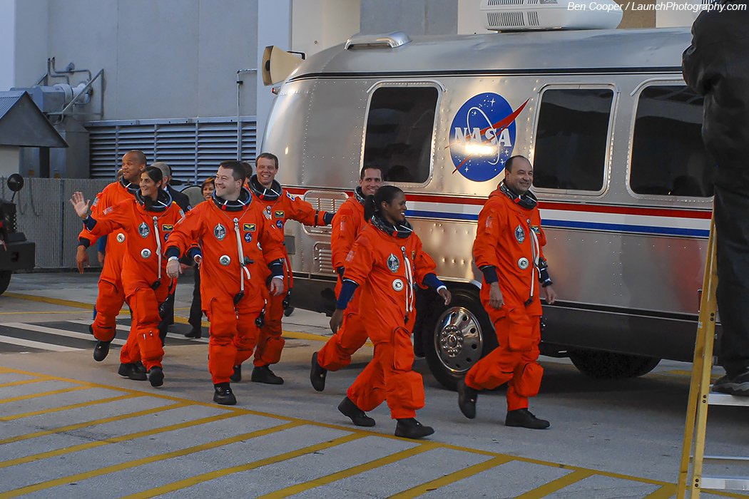 STS-116 Discovery ISS assembly launch photos