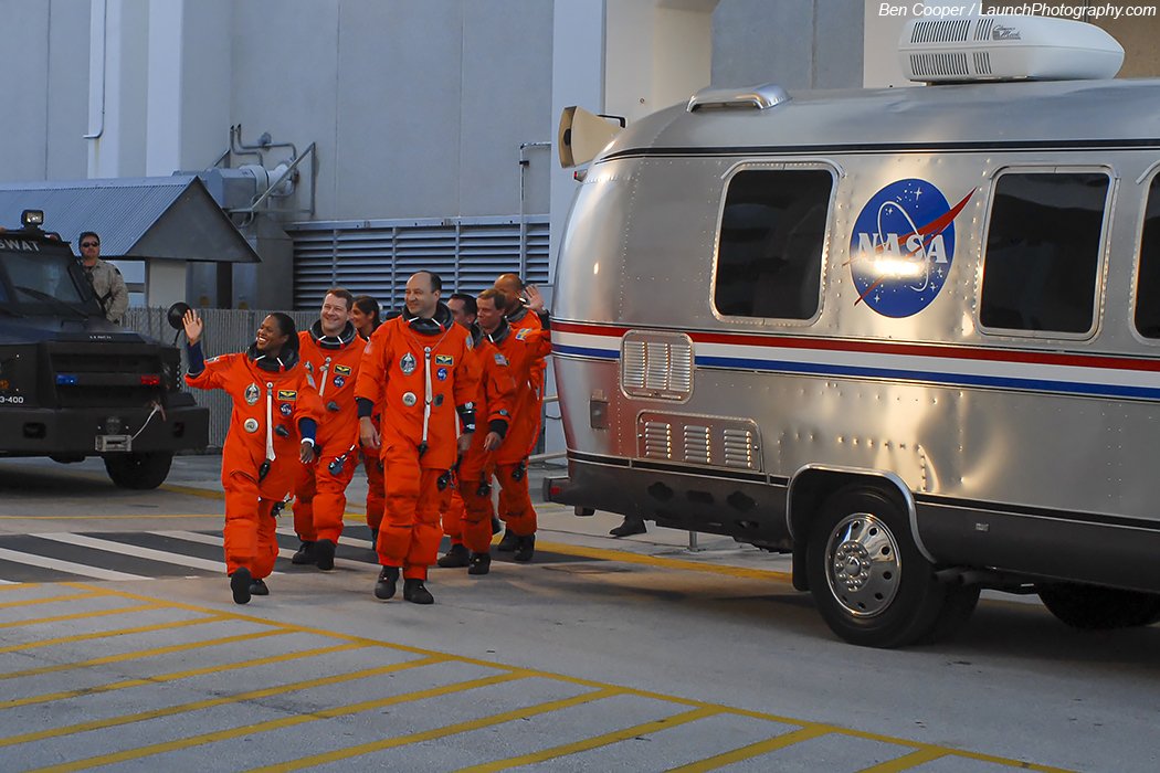 STS-116 Discovery ISS assembly launch photos