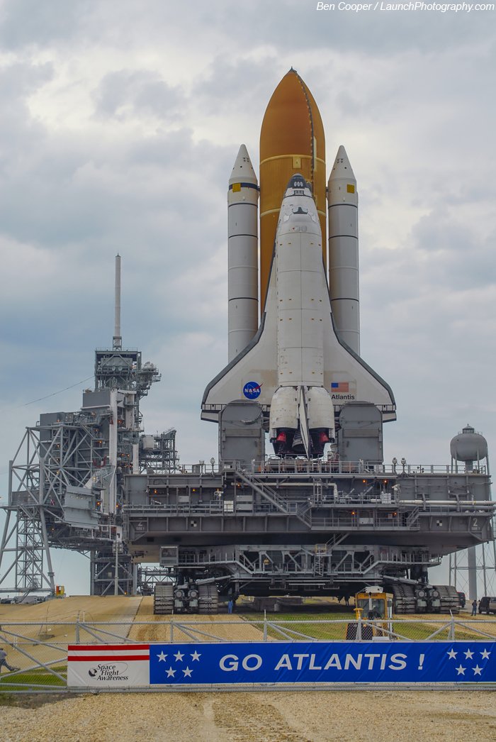 STS-117 Atlantis ISS solar array launch photos