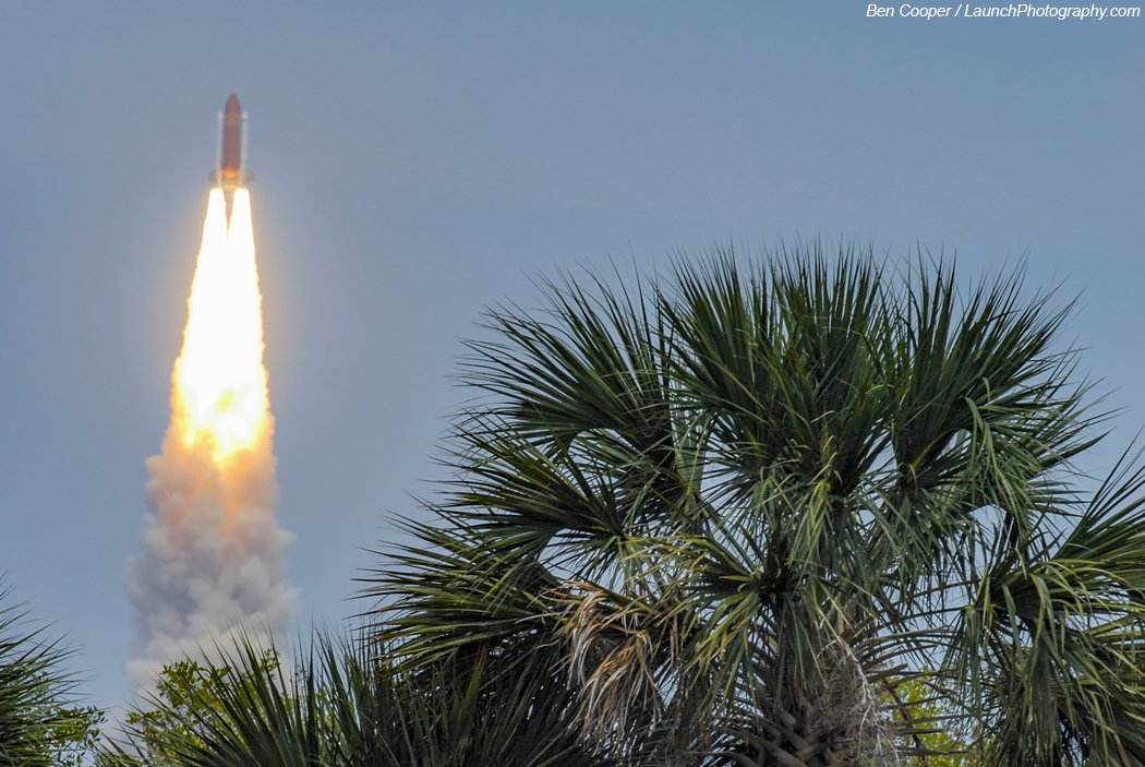 STS-125 Atlantis final Hubble servicing launch photos