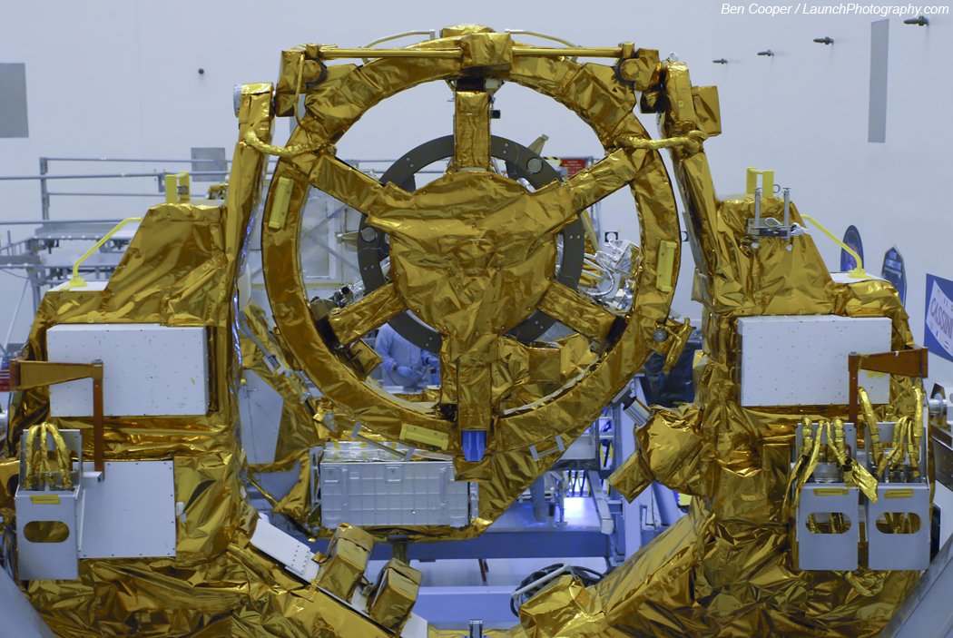 STS-125 Atlantis final Hubble servicing launch photos