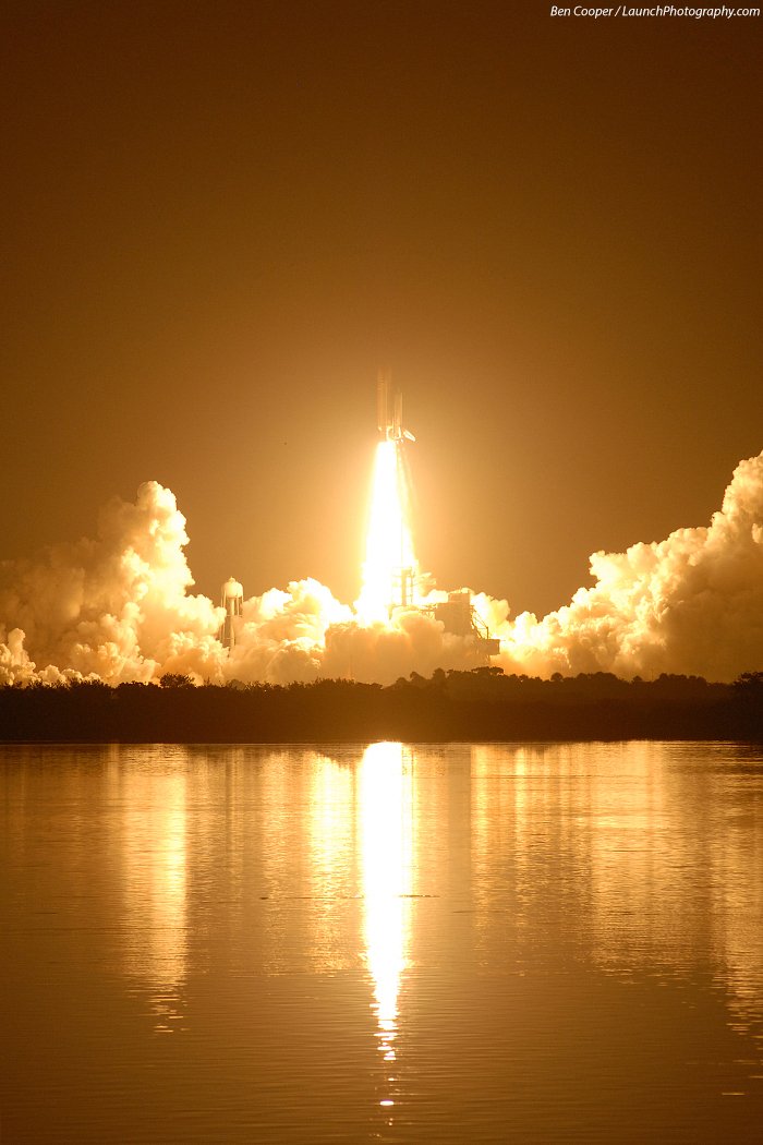 STS-128 Discovery ISS resupply launch photos