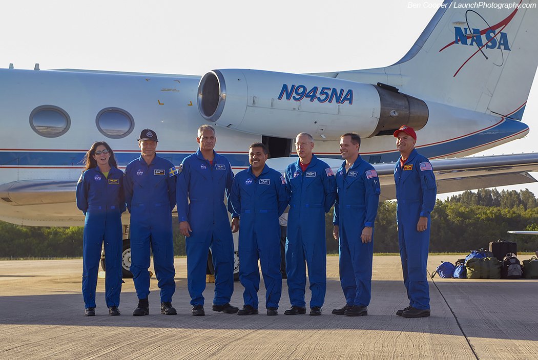 STS-128 Discovery ISS resupply launch photos
