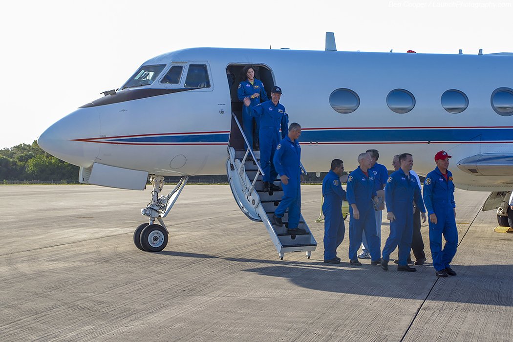 STS-128 Discovery ISS resupply launch photos