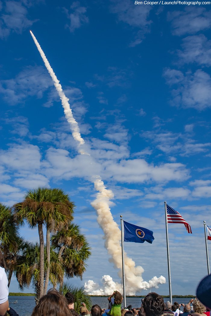 STS-129 Atlantis ISS resupply launch photos