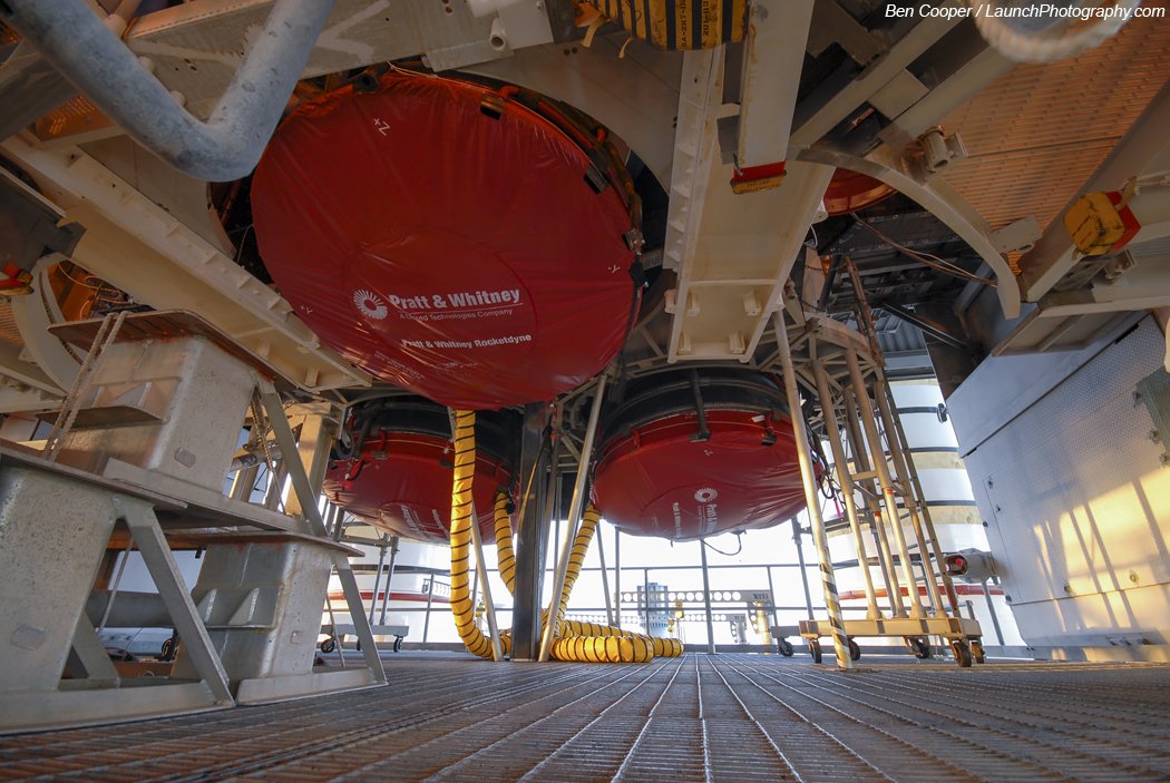 STS-129 Atlantis ISS resupply launch photos