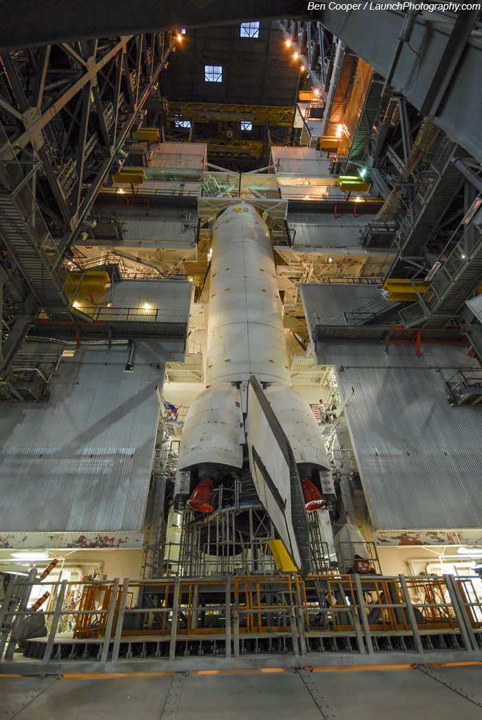 STS-131 Discovery ISS resupply launch photos