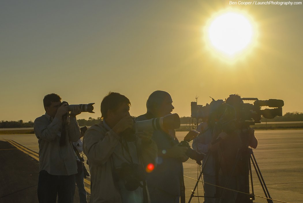 STS-131 Discovery ISS resupply launch photos