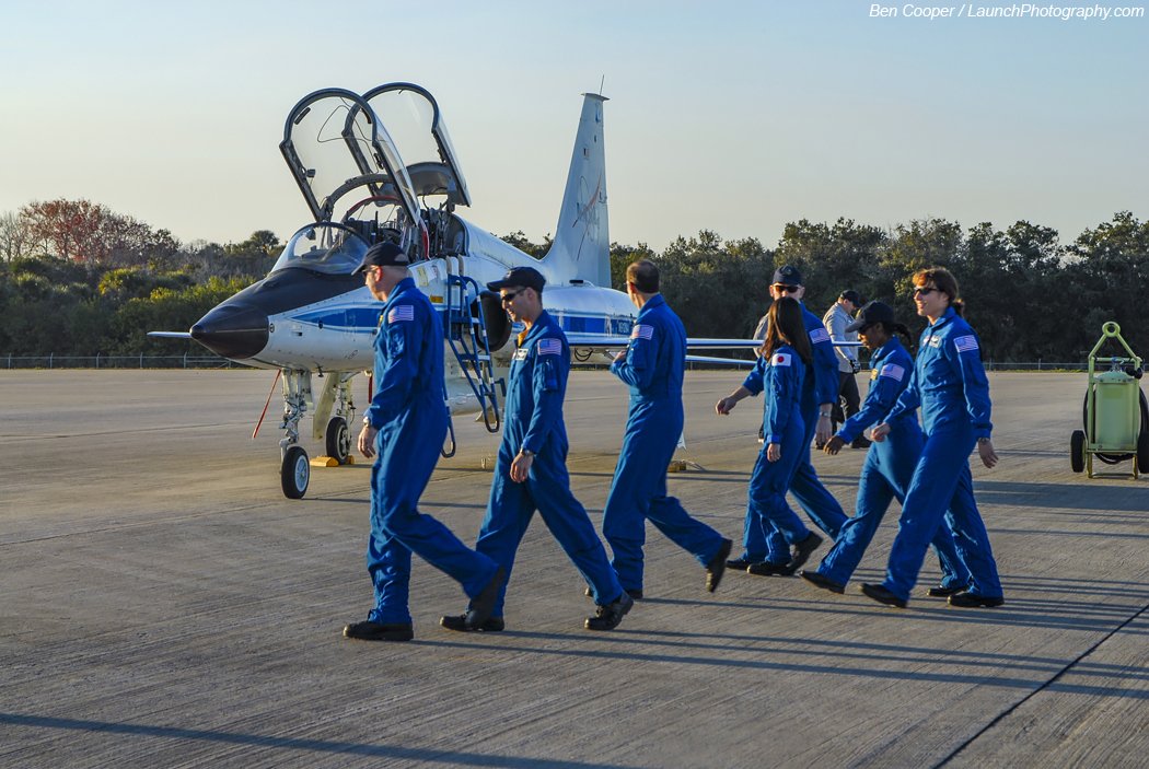 STS-131 Discovery ISS resupply launch photos
