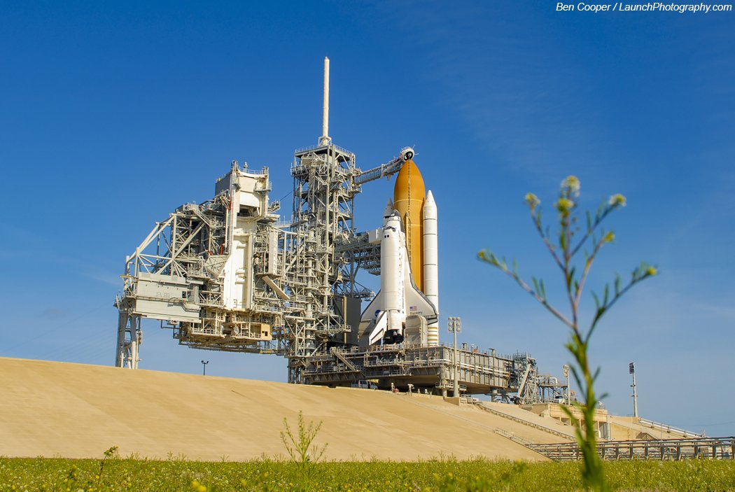 STS-131 Discovery ISS resupply launch photos