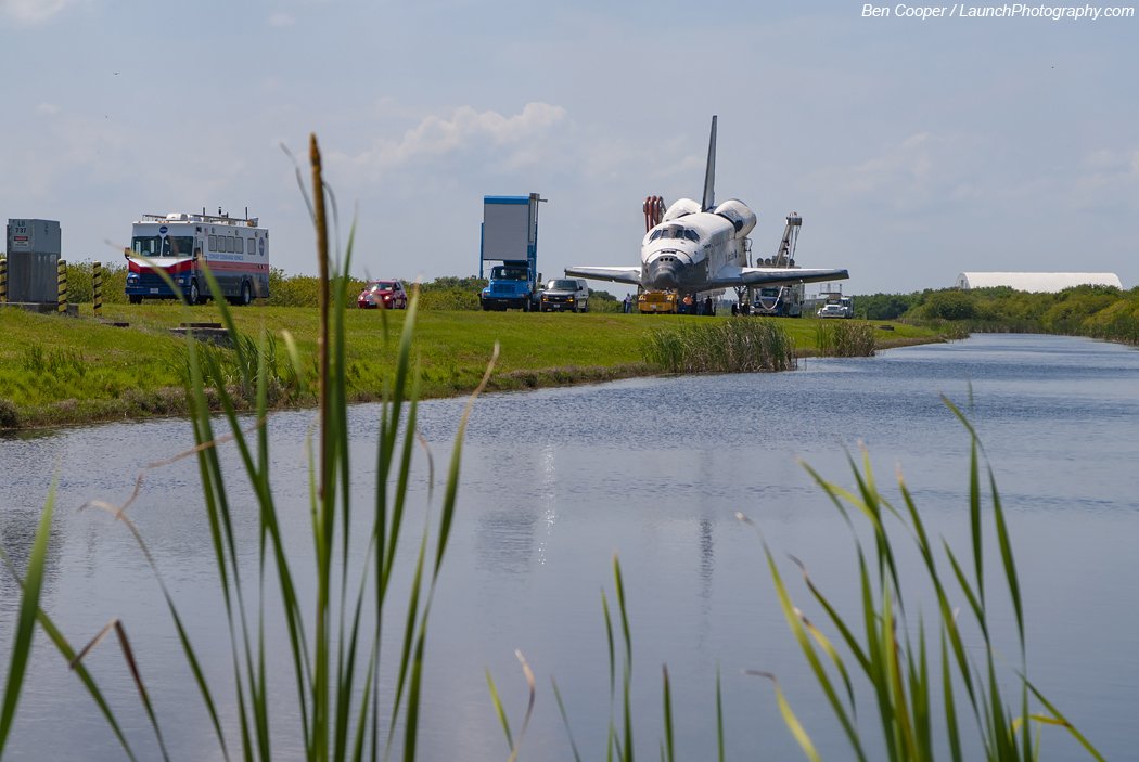 STS-131 Discovery ISS resupply launch photos
