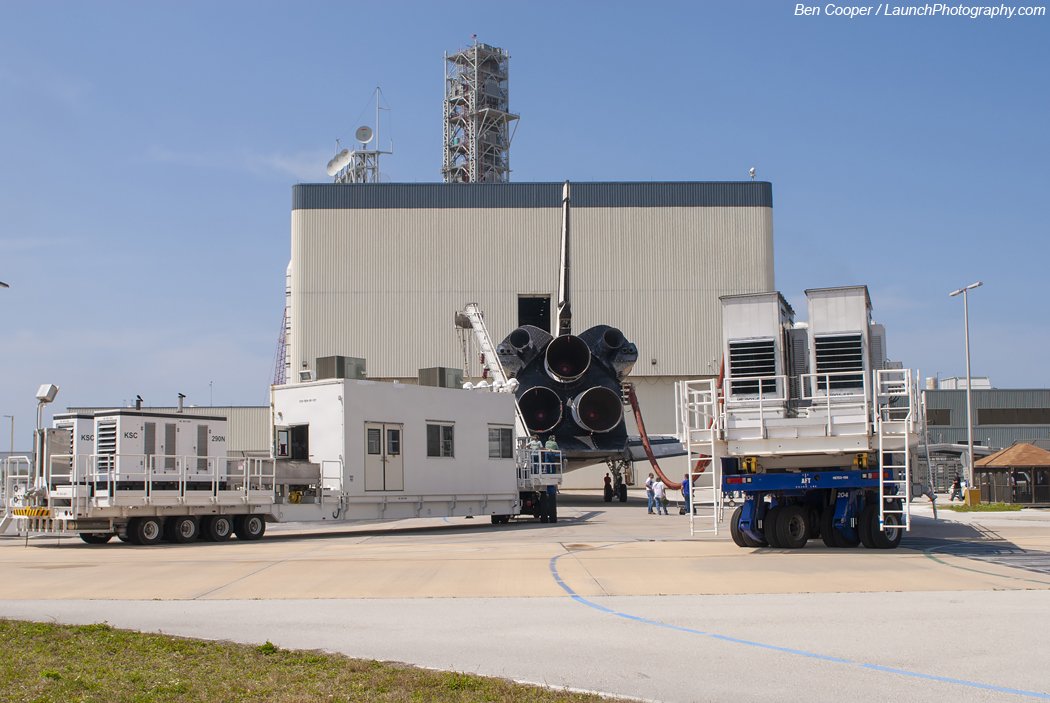 STS-131 Discovery ISS resupply launch photos
