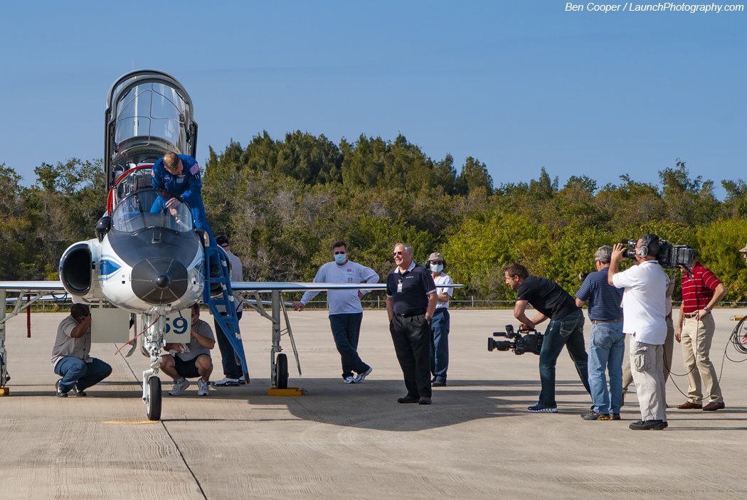 STS-133 Discovery final launch photos