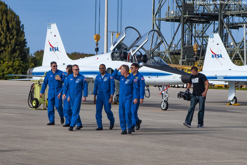 STS-133 Discovery final launch photos