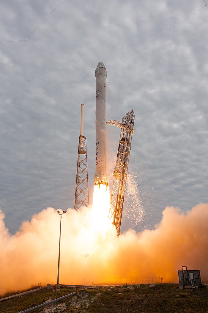 Falcon 9 launches CRS-2 photos