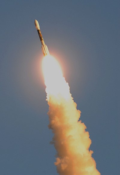Delta II launches THEMIS photos