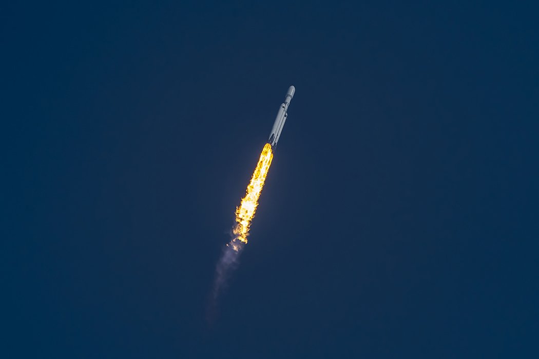 Falcon Heavy launches USSF-44 photos