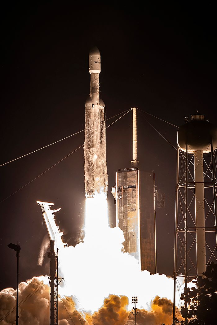 Falcon Heavy launches Viasat-3 Americas photos