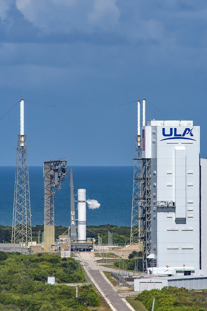 First Vulcan rocket launches Peregrine lunar lander photos