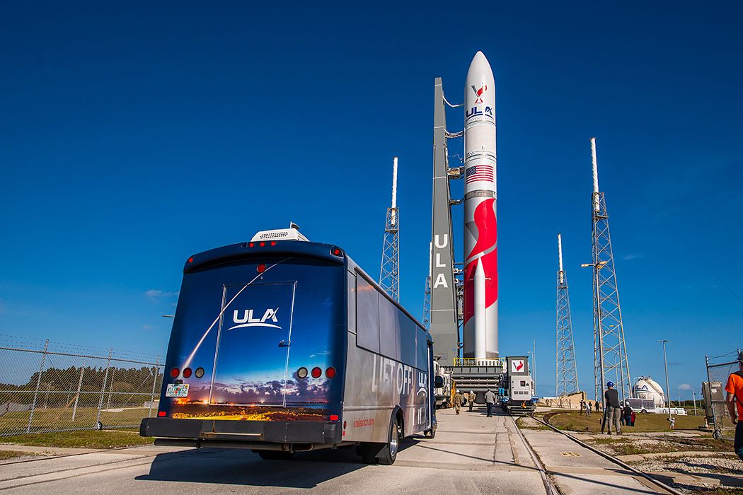 First Vulcan rocket launches Peregrine lunar lander photos