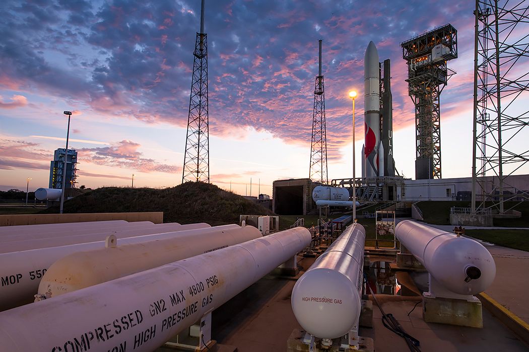 First Vulcan rocket launches Peregrine lunar lander photos