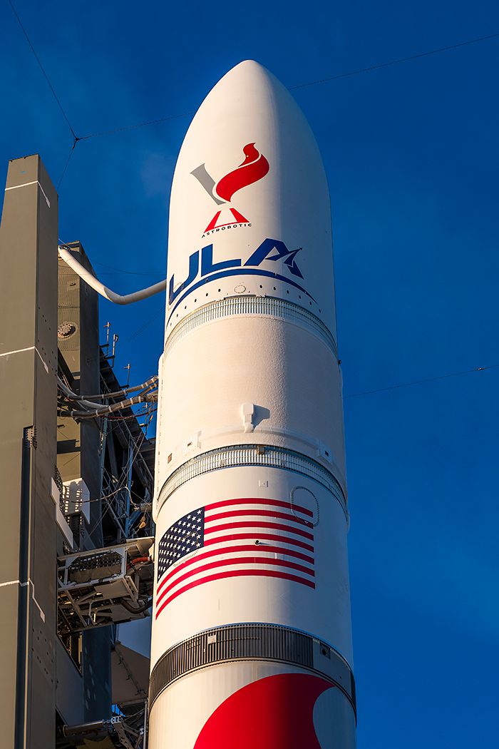 First Vulcan rocket launches Peregrine lunar lander photos