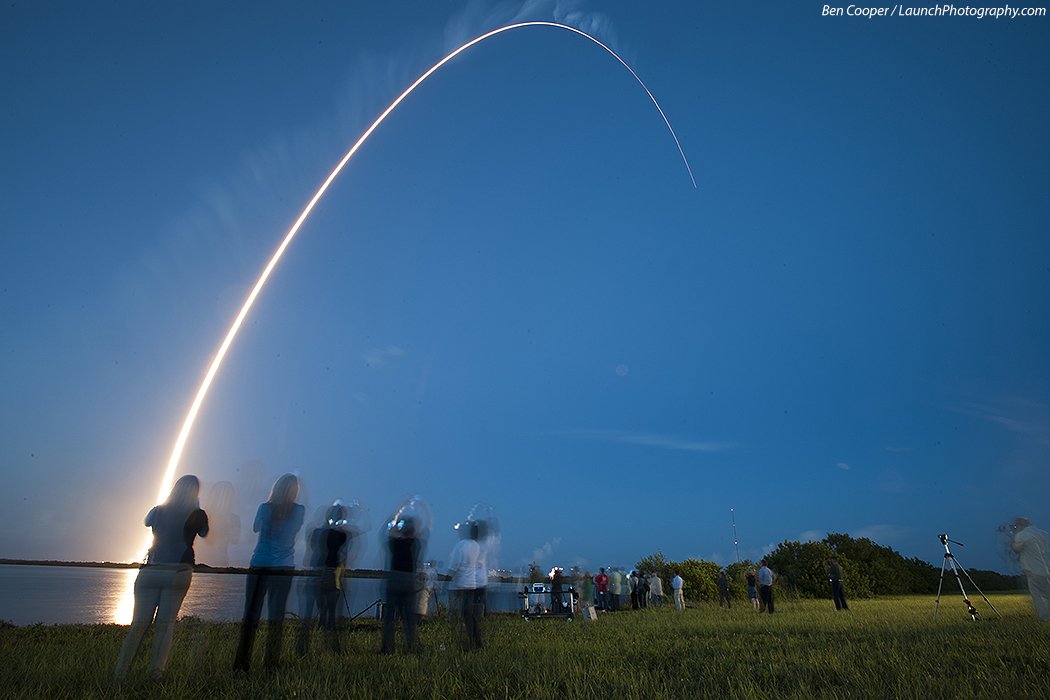 Delta IV launches WGS-6 photos