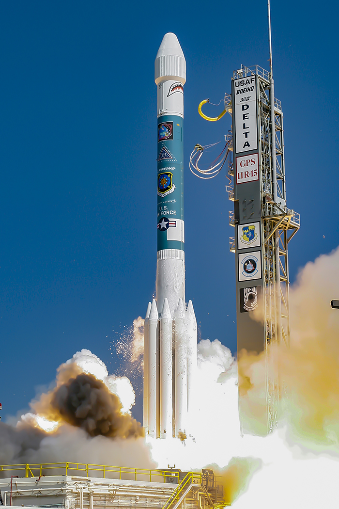 Delta II launches GPS IIR-15M photos