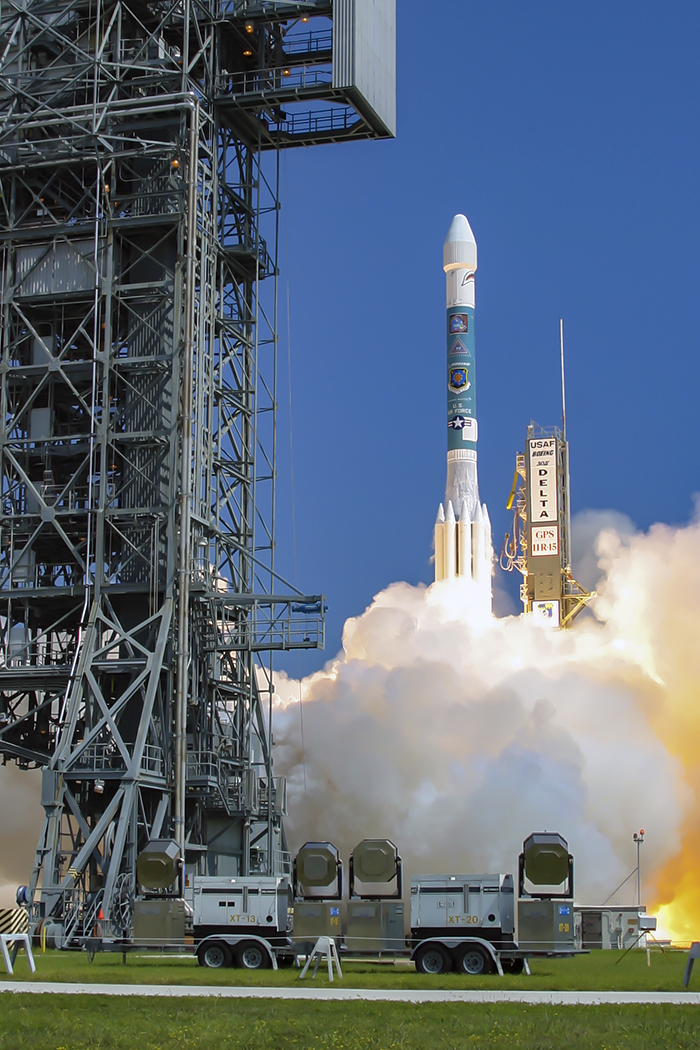 Delta II launches GPS IIR-15M photos