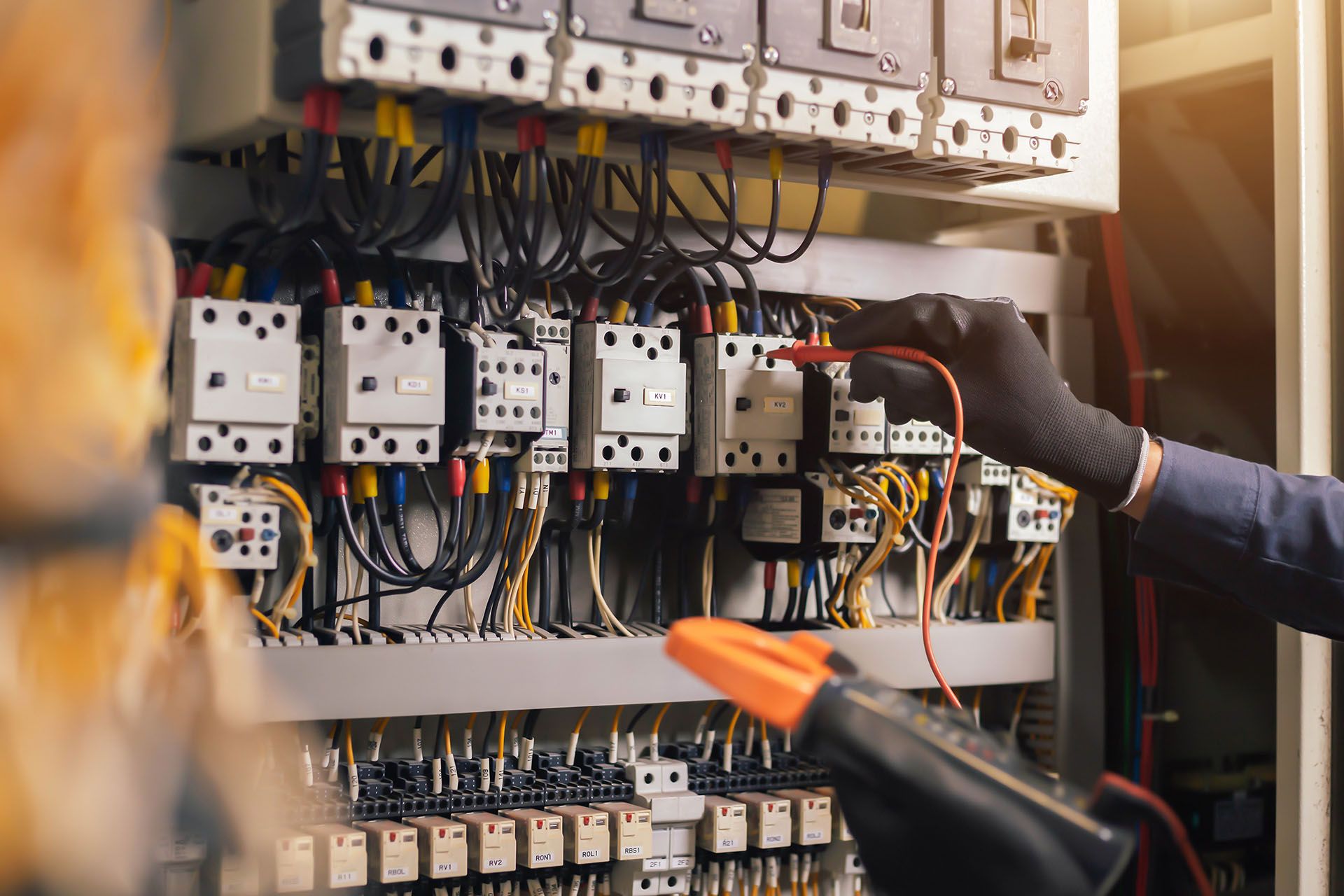Electrical Circuit Overload: Causes, Risks & Prevention Tips