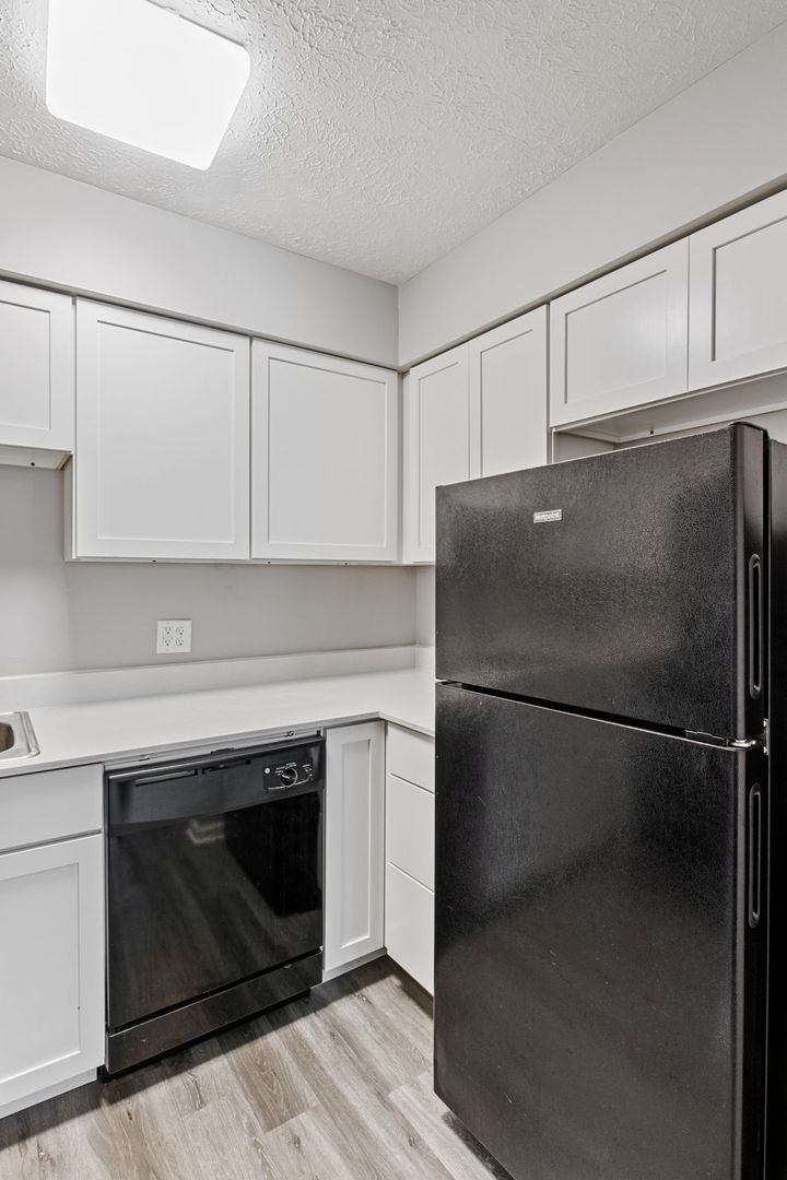Melrose Place Apartments | Managed by J+G Companies