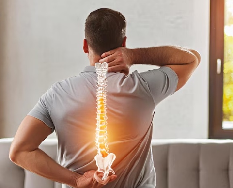 Quais os sintomas de inflamação na coluna e como tratar?