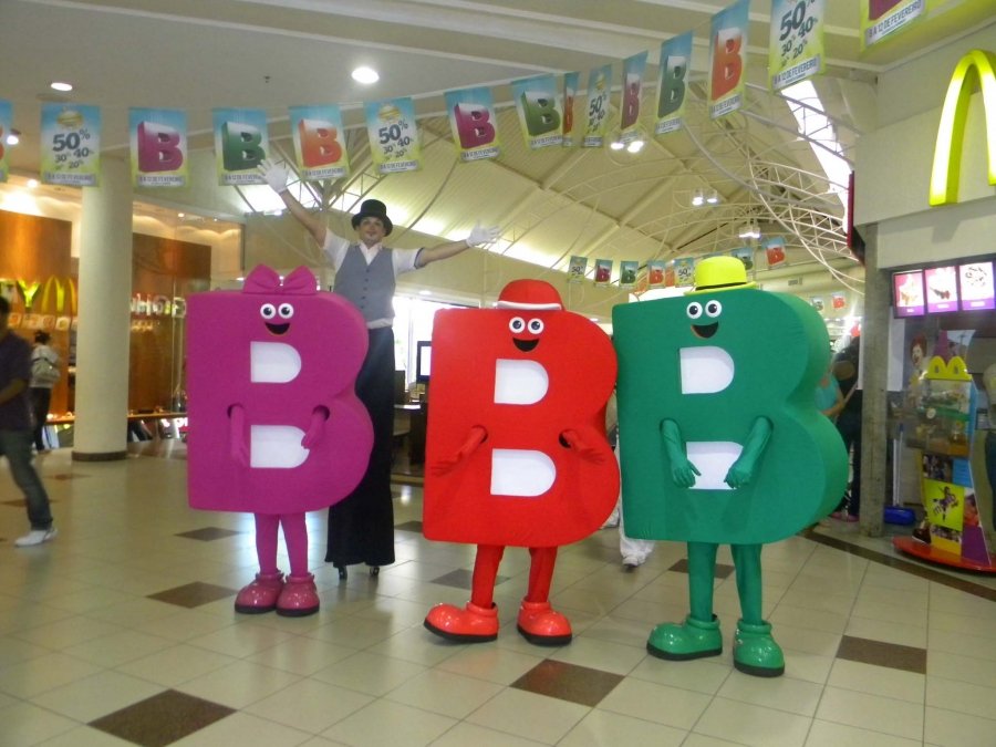 Mascotes, bonecos e fantasias para eventos, empresas e promoções.