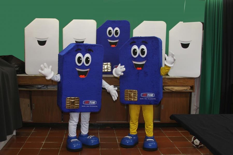 Mascotes, bonecos e fantasias para eventos, empresas e promoções.