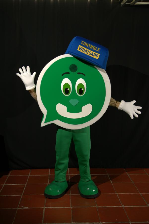 Mascotes, bonecos e fantasias para eventos, empresas e promoções.