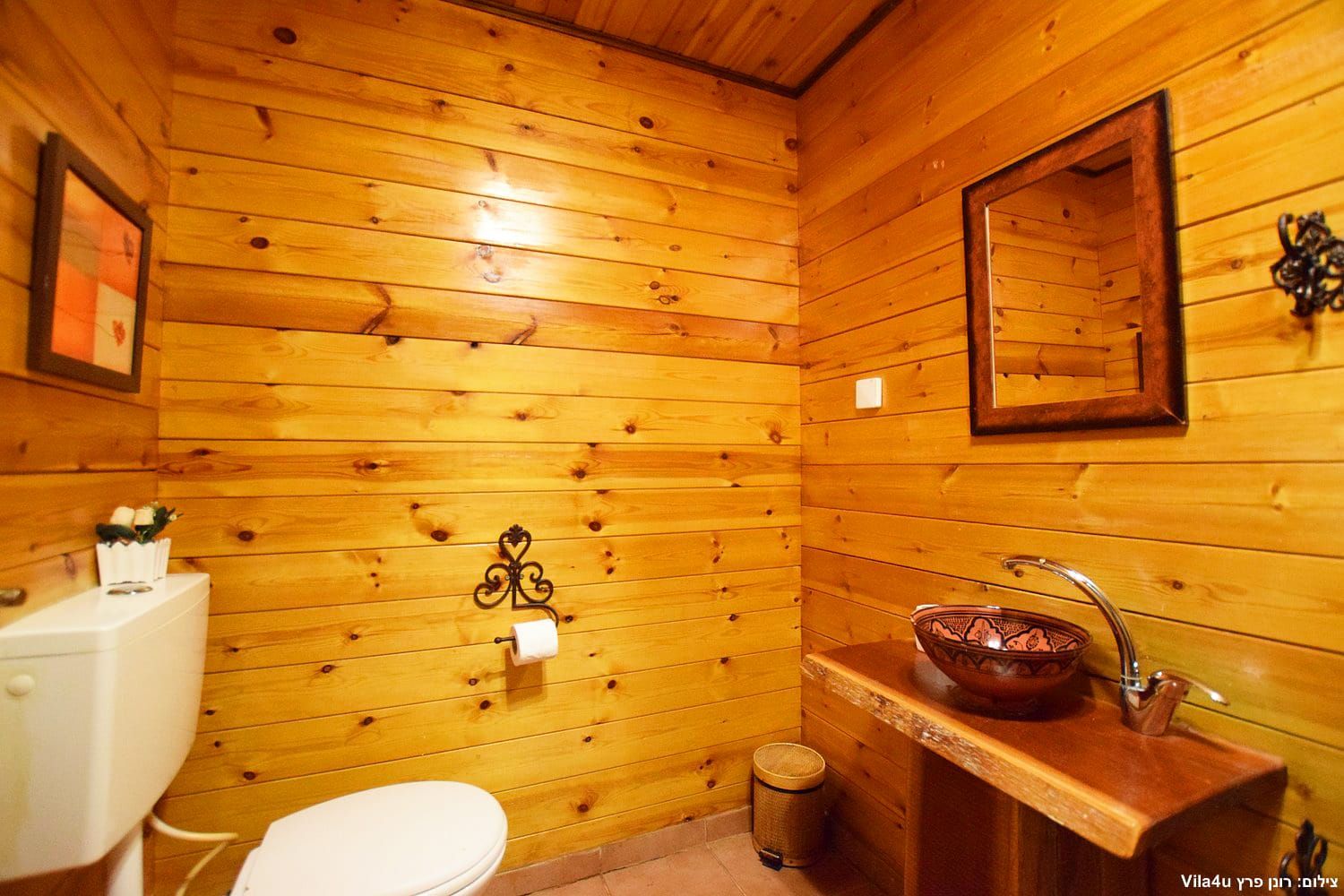 בין אומנות לטבע | דף הבית