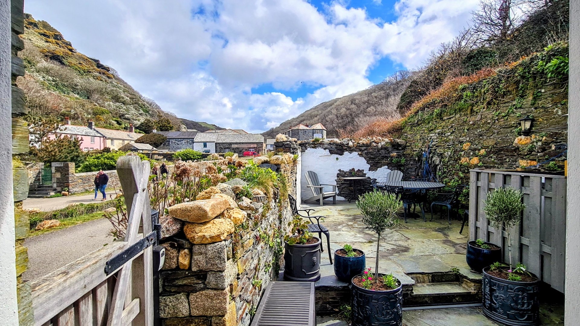 Boscastle - the ideal holiday base in North Cornwall