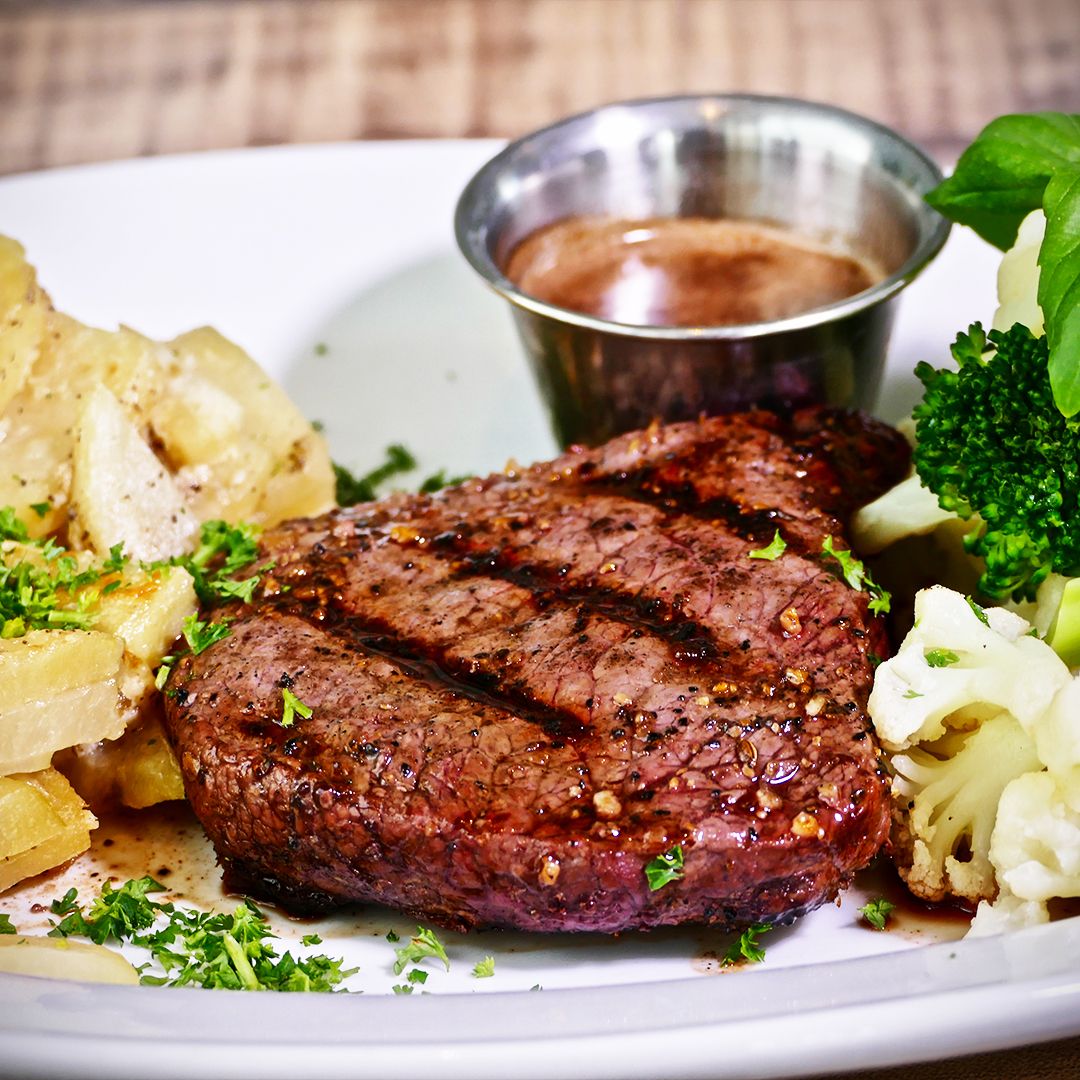 About Us | Bongo Johnny's Palm Springs | Restaurant