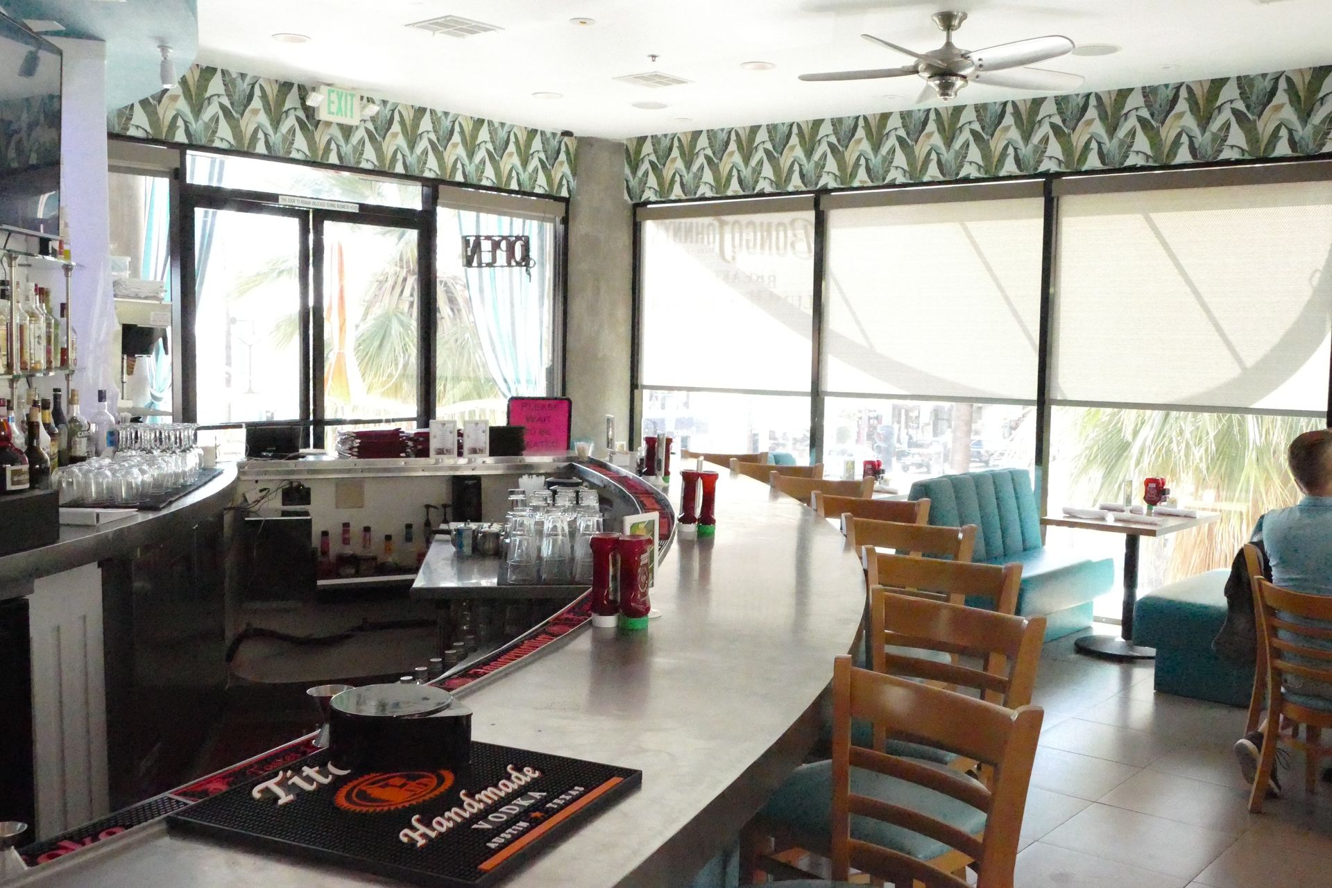 Contact | Bongo Johnny's Palm Springs | Restaurant