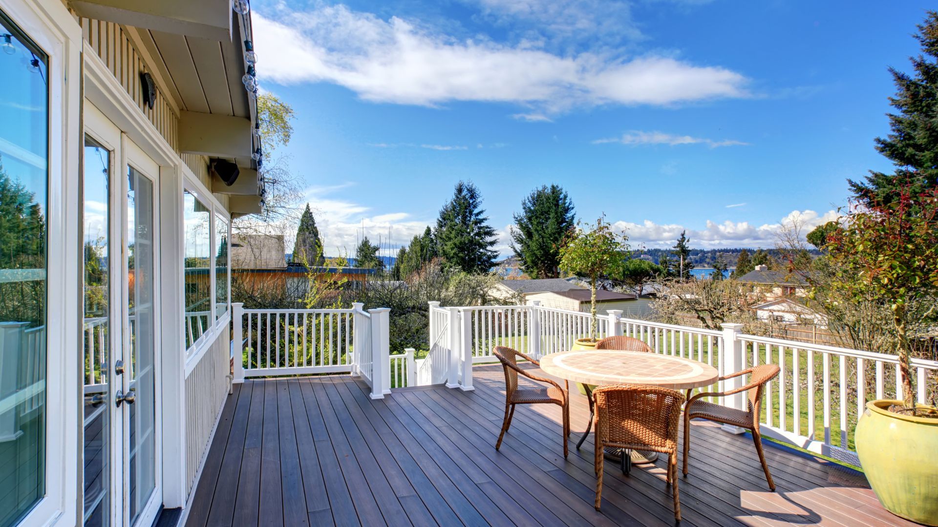 Pros & Cons of Deck Shapes in Pomona | CG Custom Decks