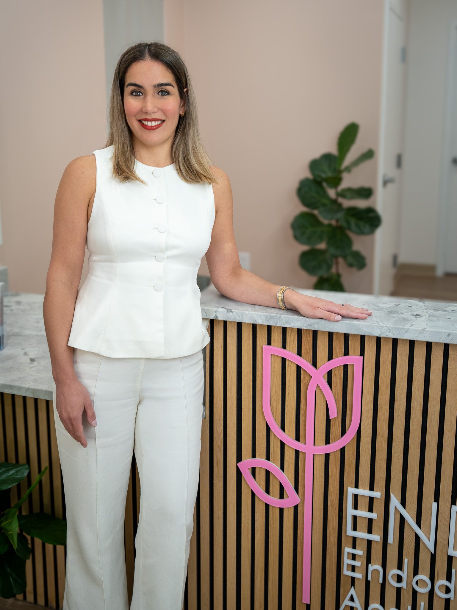 DR. MICHELLE JORDÁN-GONZÁLEZ | Board Certified Endodontist in Tampa FL