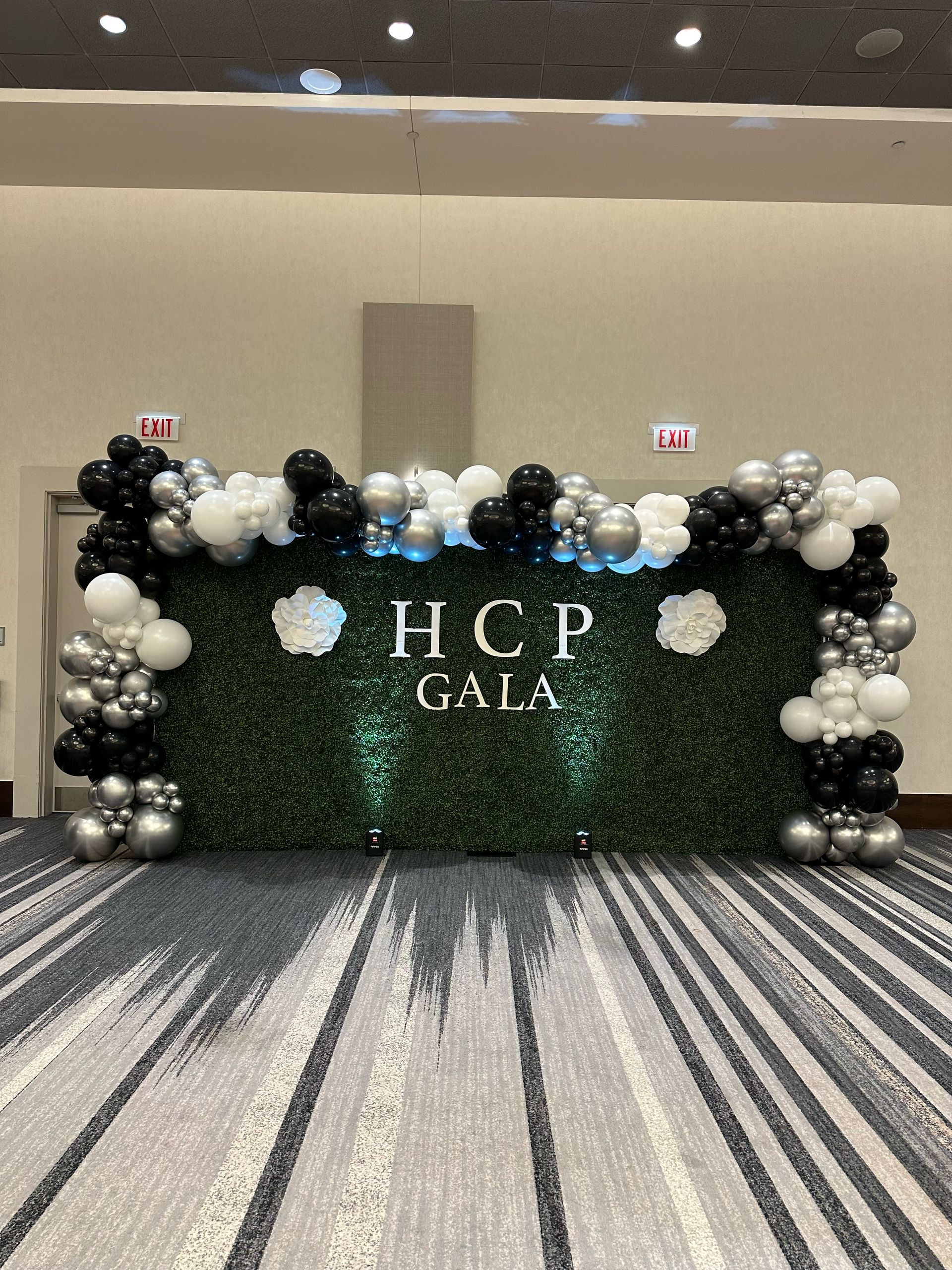 Boxwood Hedge Greenery Walls Backdrop Rentals | Hedge Wall Rentals Chicago